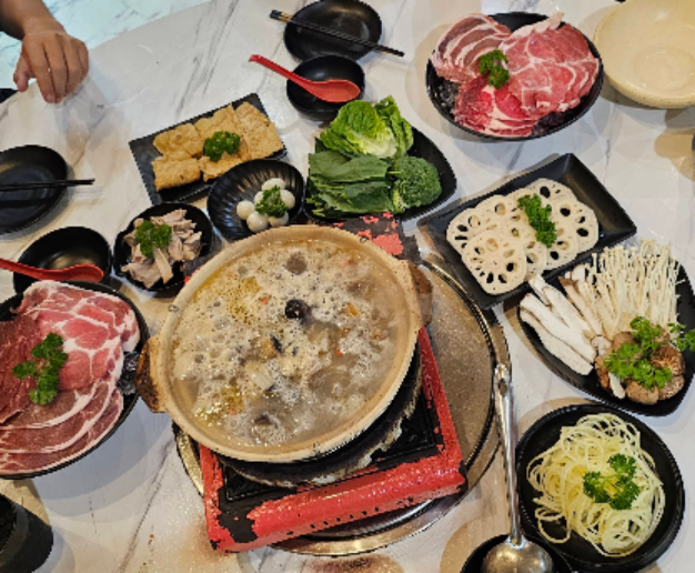 Best Lala Pot in Penang: 4 Top Clam Steamboat Spots